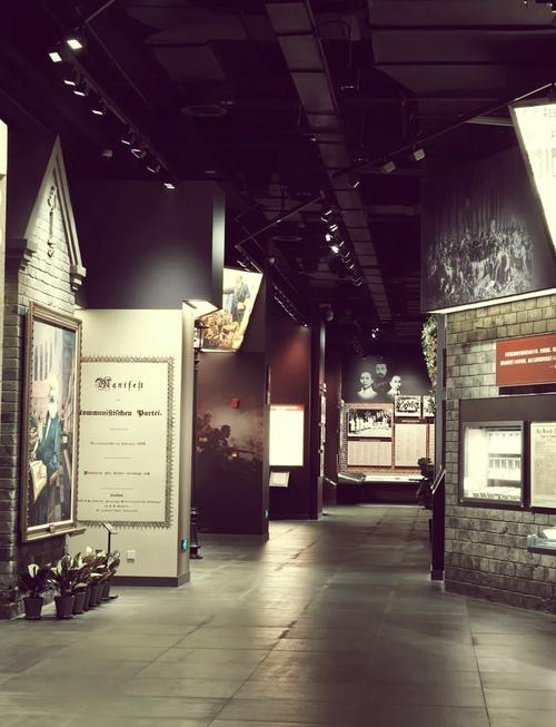 FIT Museum New York: Unveiling Fashion's Narrative and Enduring Legacy ...